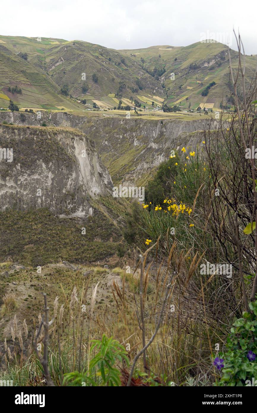 Canon del rio Toachi, Toachi River Canyon, Ecuador, South America Stock ...