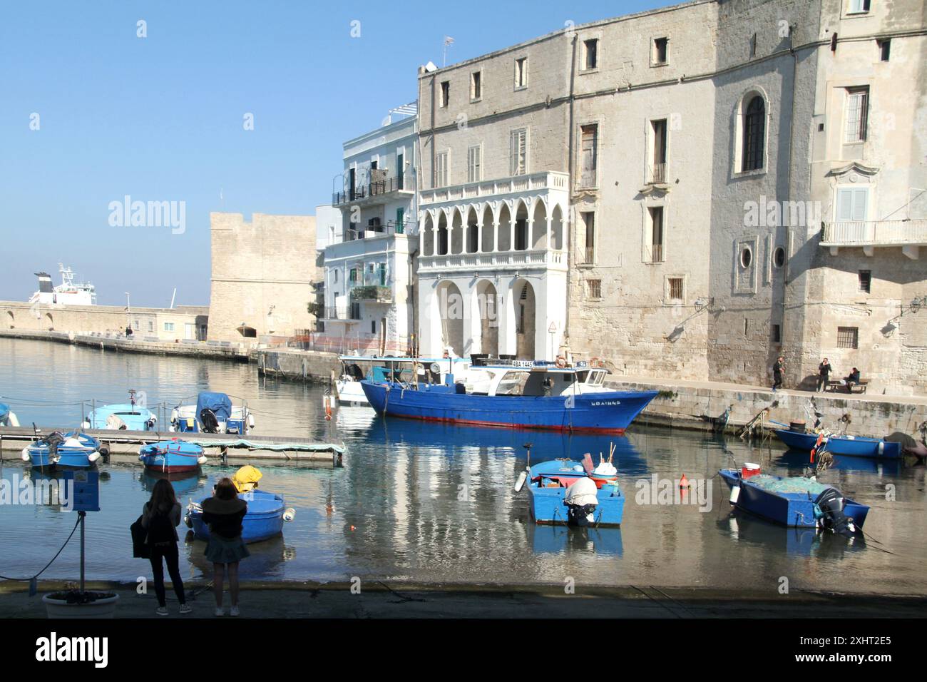 Monopoli sea hi-res stock photography and images - Alamy