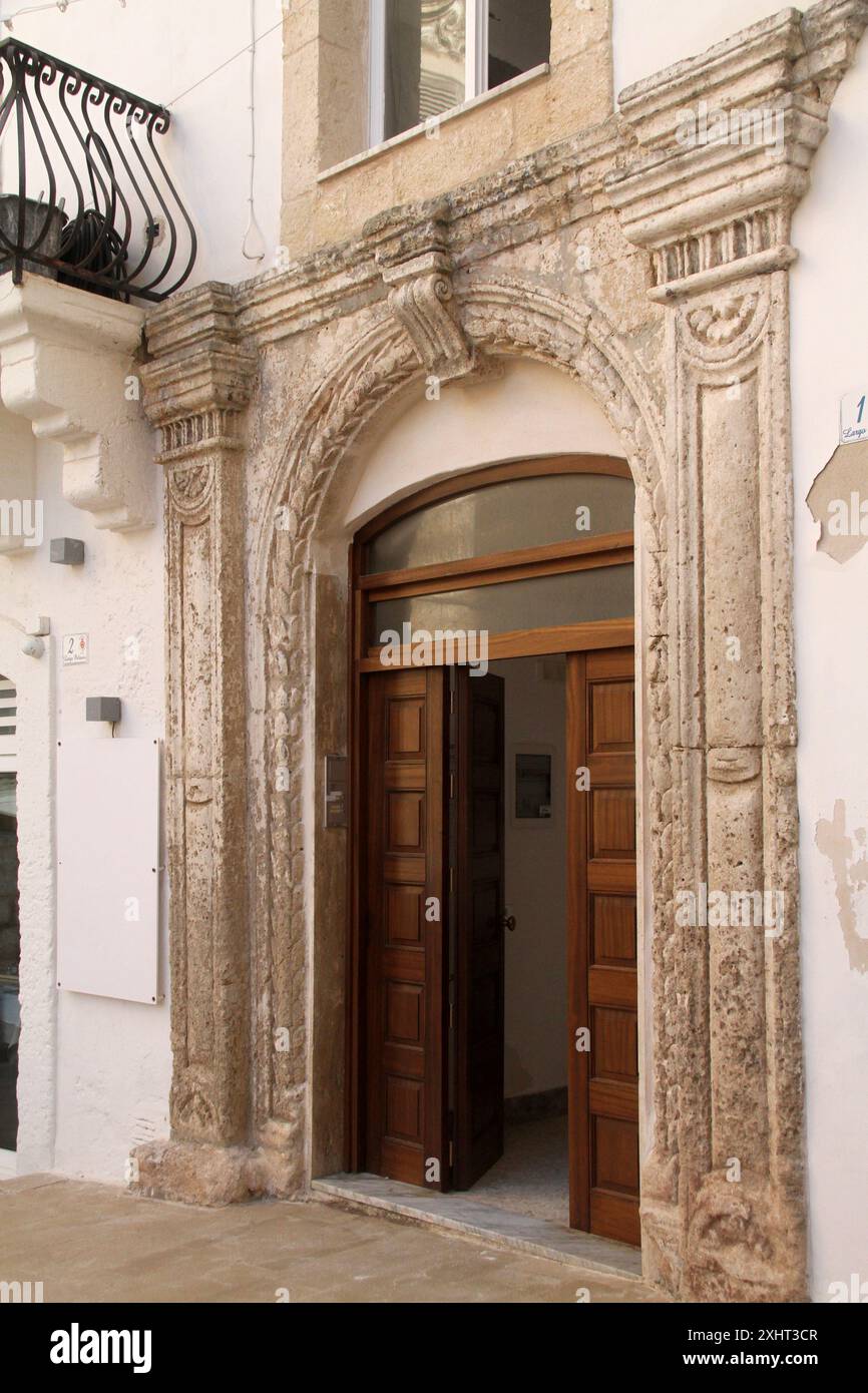 Imposing portal hi-res stock photography and images - Alamy