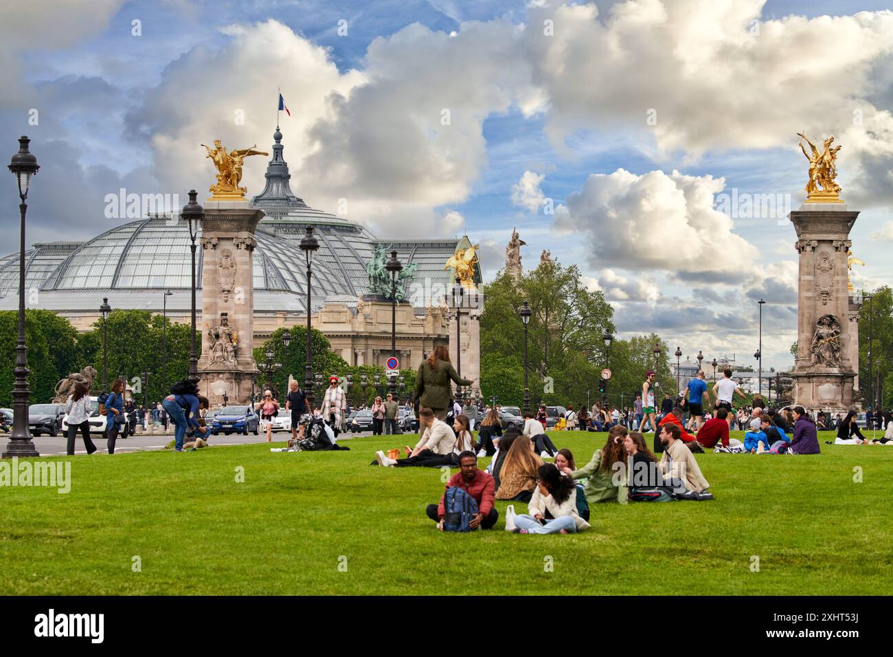 Grand Palais, Pont Alexandre III, Esplanade des Invalides, Paris ...