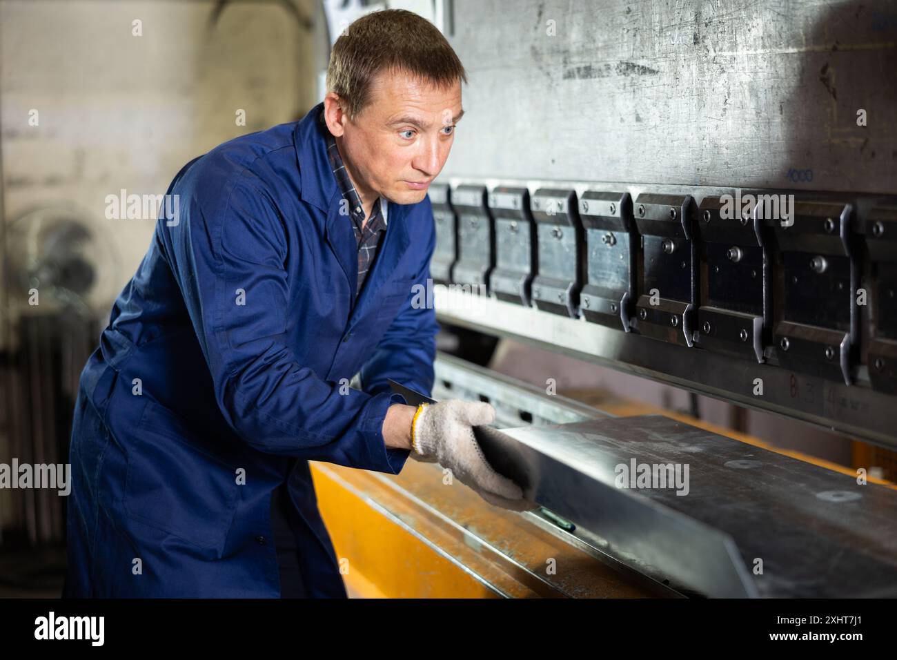 Sheet bending machine hi-res stock photography and images - Alamy