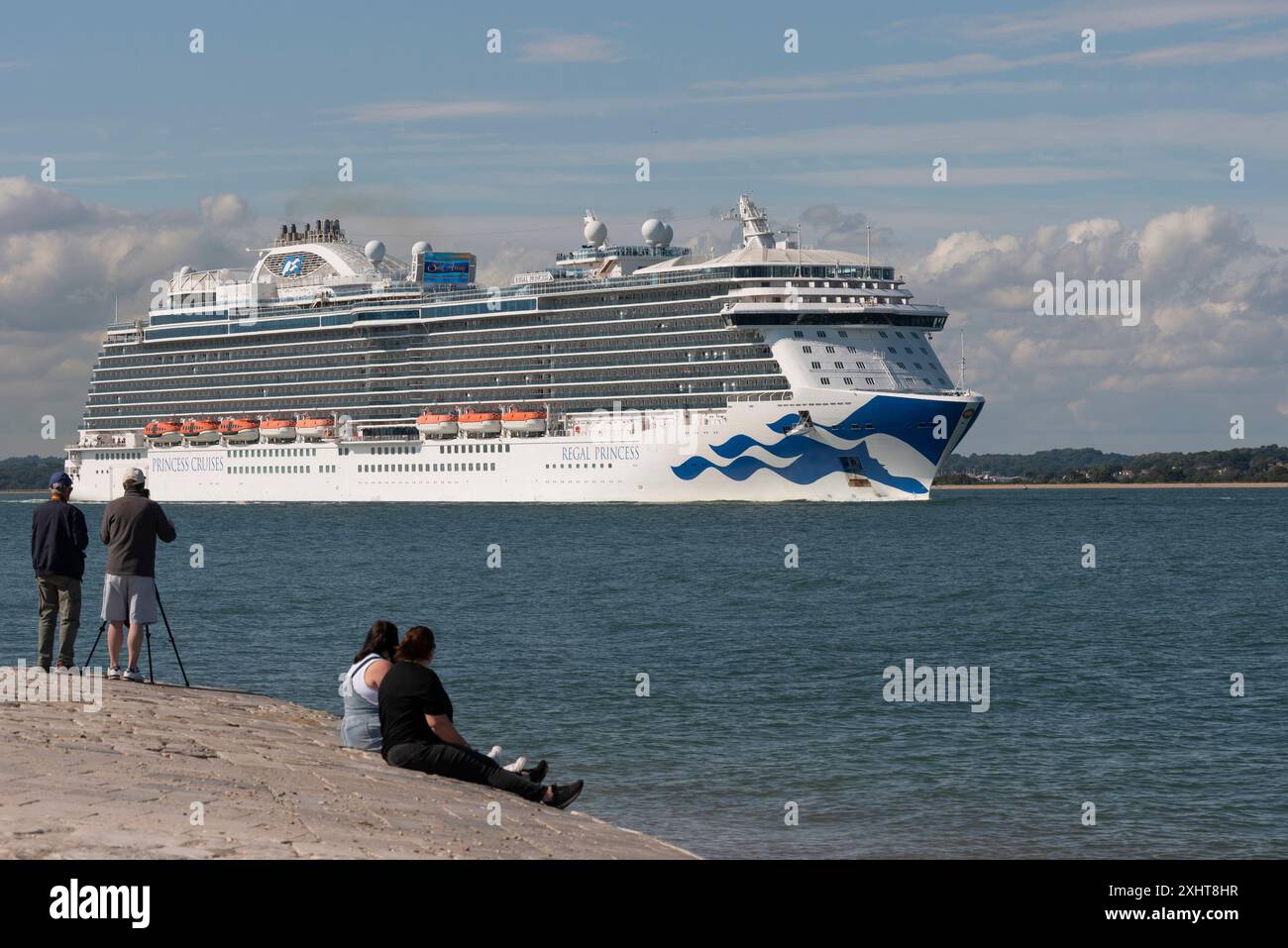 Southampton Water, England, UK. 14. 07.2024. The cruise liner Regal ...