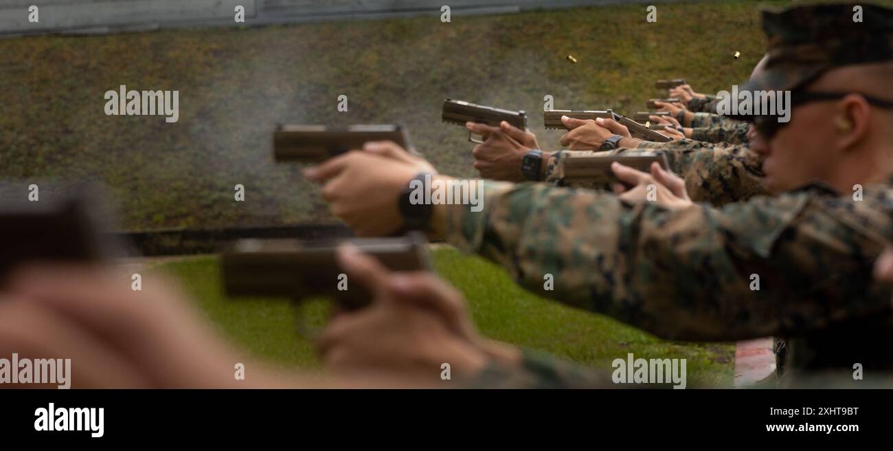 Pistol drawing hi-res stock photography and images - Alamy