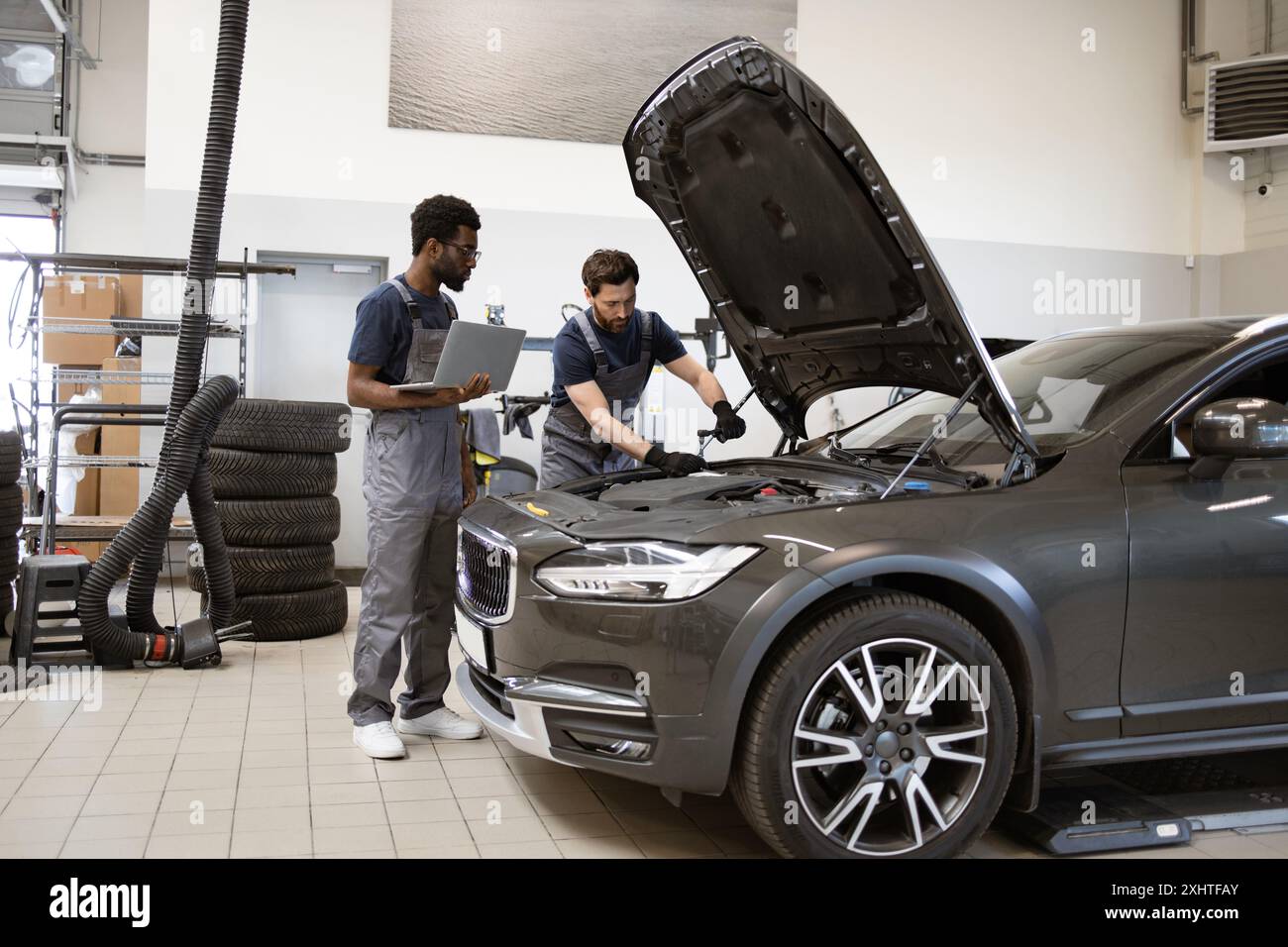 Engine mechanics skills hi-res stock photography and images - Alamy