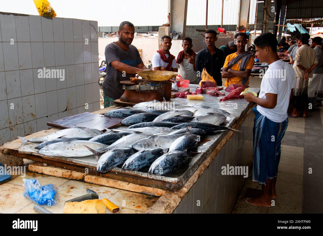 Fish market in city of Mukalla, Yemen Stock Photo - Alamy