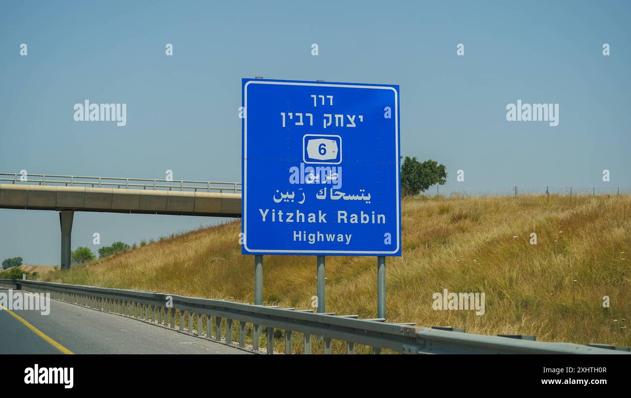 Autobahnschild, Yitzhak Rabin, Autobahn 6, Israel, Hebräisch, Arabisch ...