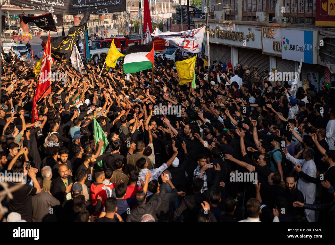 Kashmiri Shia Muslims shout pro-Palestinian slogans during a procession ...