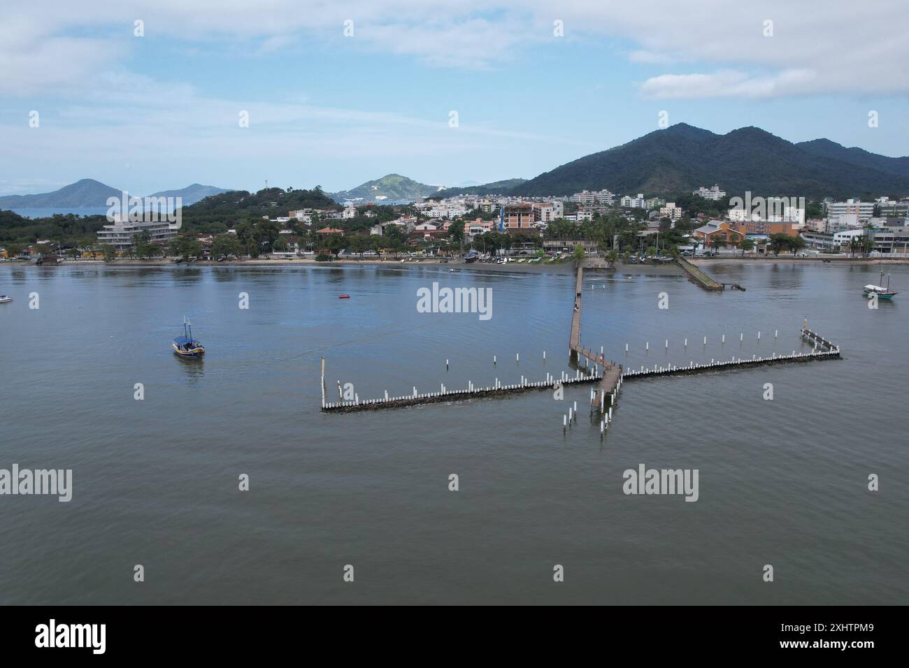 Aerial view of Itagua pier at Ubatuba Stock Photo - Alamy