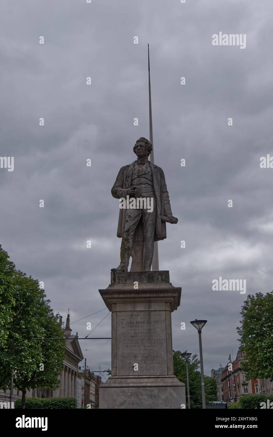 Gray statue hi-res stock photography and images - Alamy