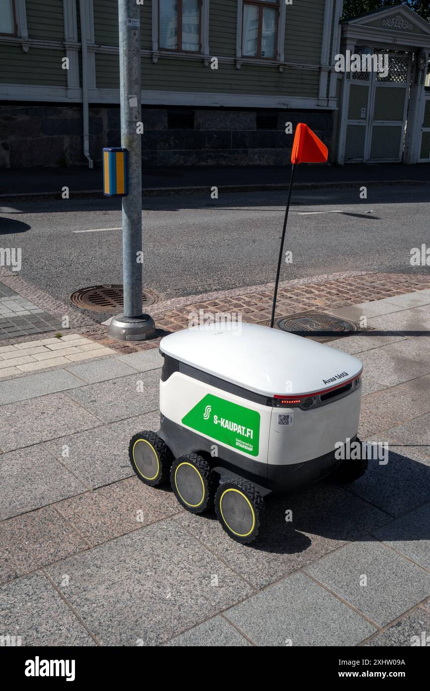 Wireless autonomous smart robotic hi-res stock photography and images ...