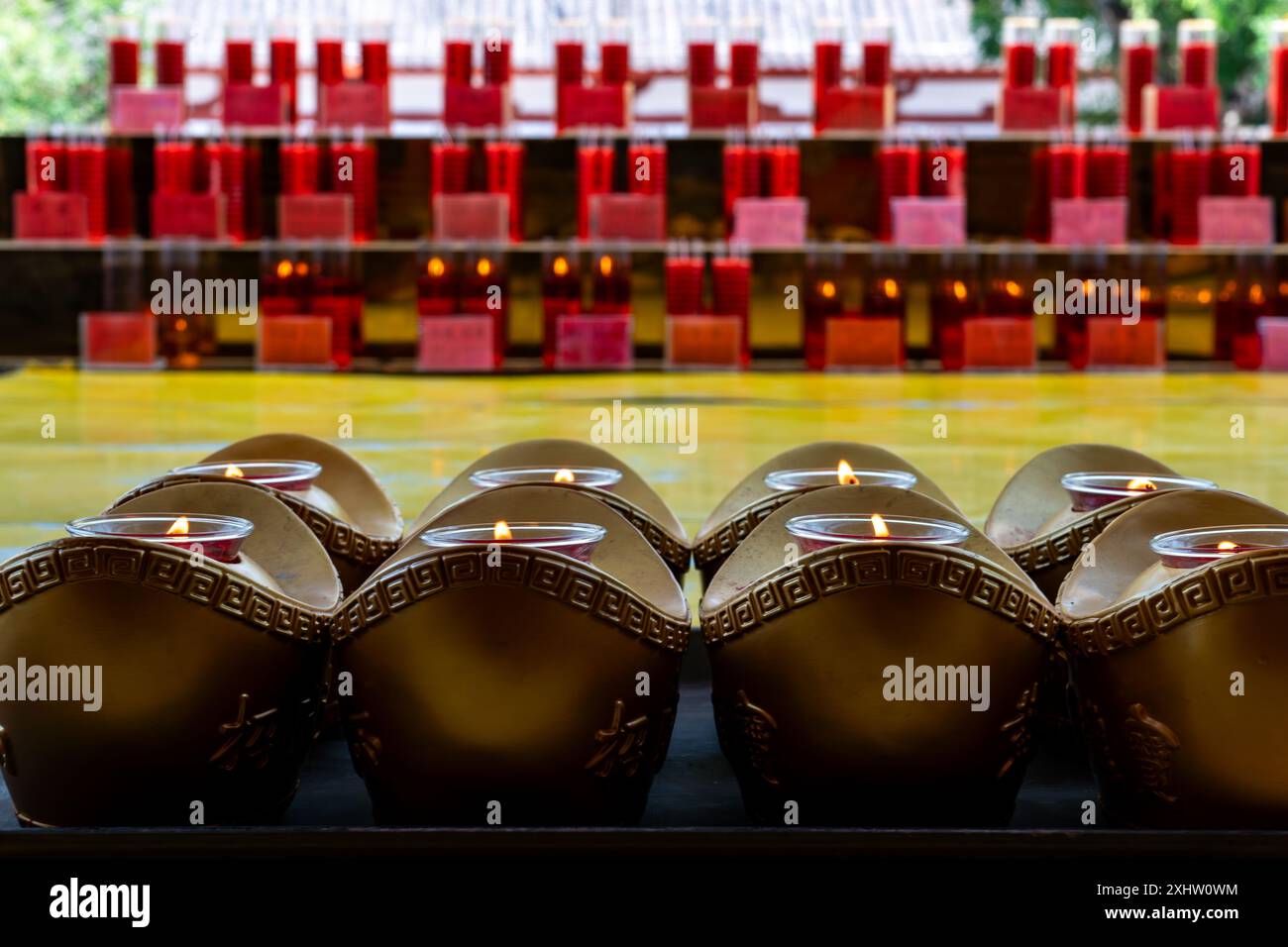 Inside shrine remembrance hi-res stock photography and images - Alamy