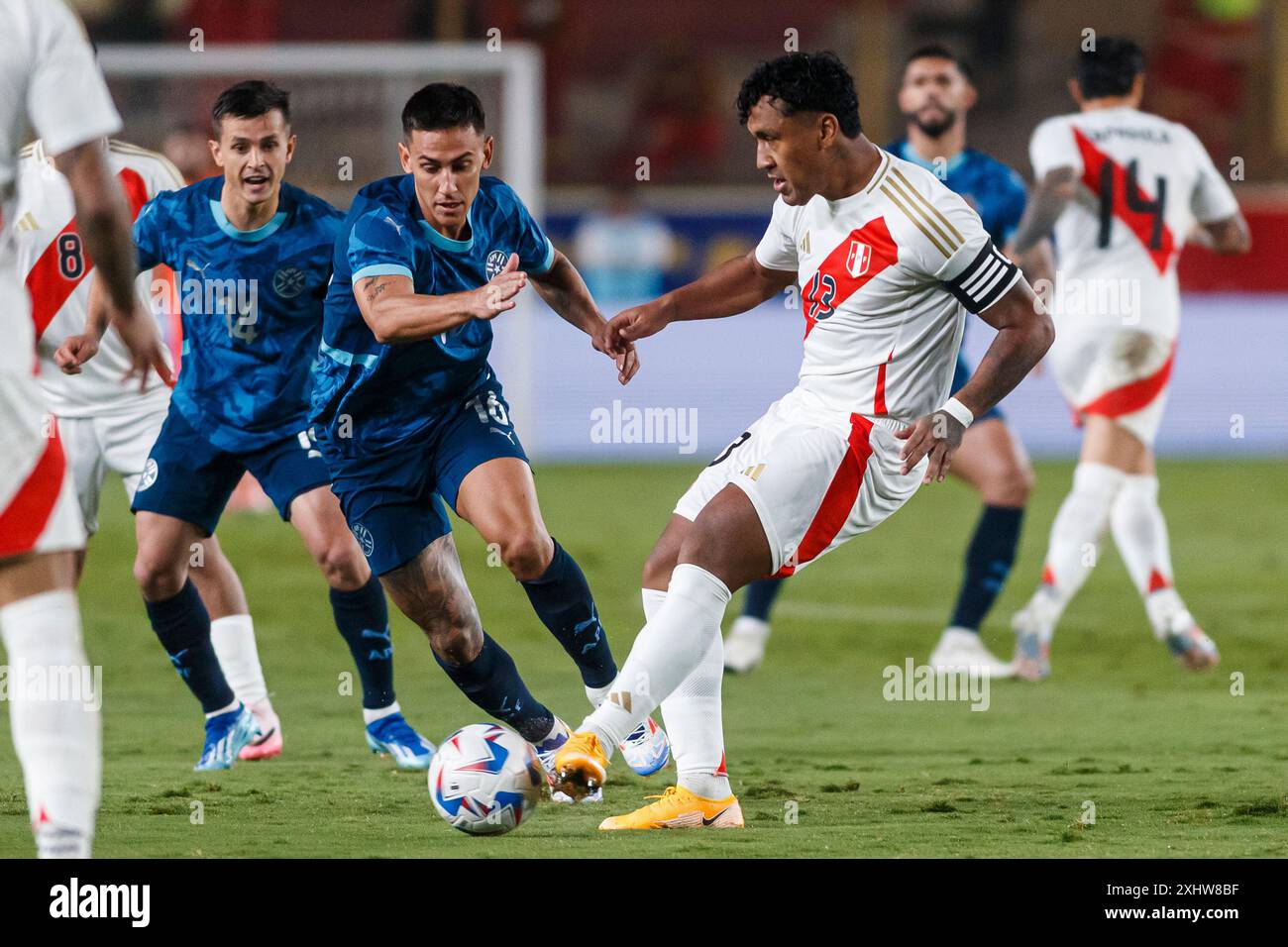 Estadio de futbol el salvador hi-res stock photography and images - Alamy
