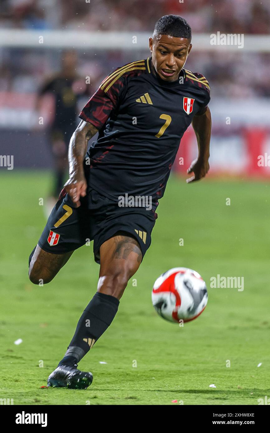 Estadio de futbol el salvador hi-res stock photography and images - Alamy