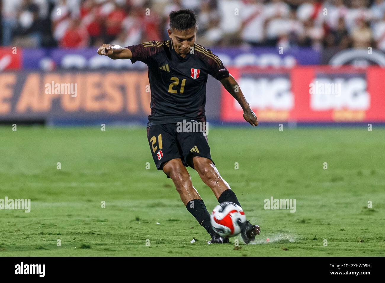 Estadio de futbol el salvador hi-res stock photography and images - Alamy