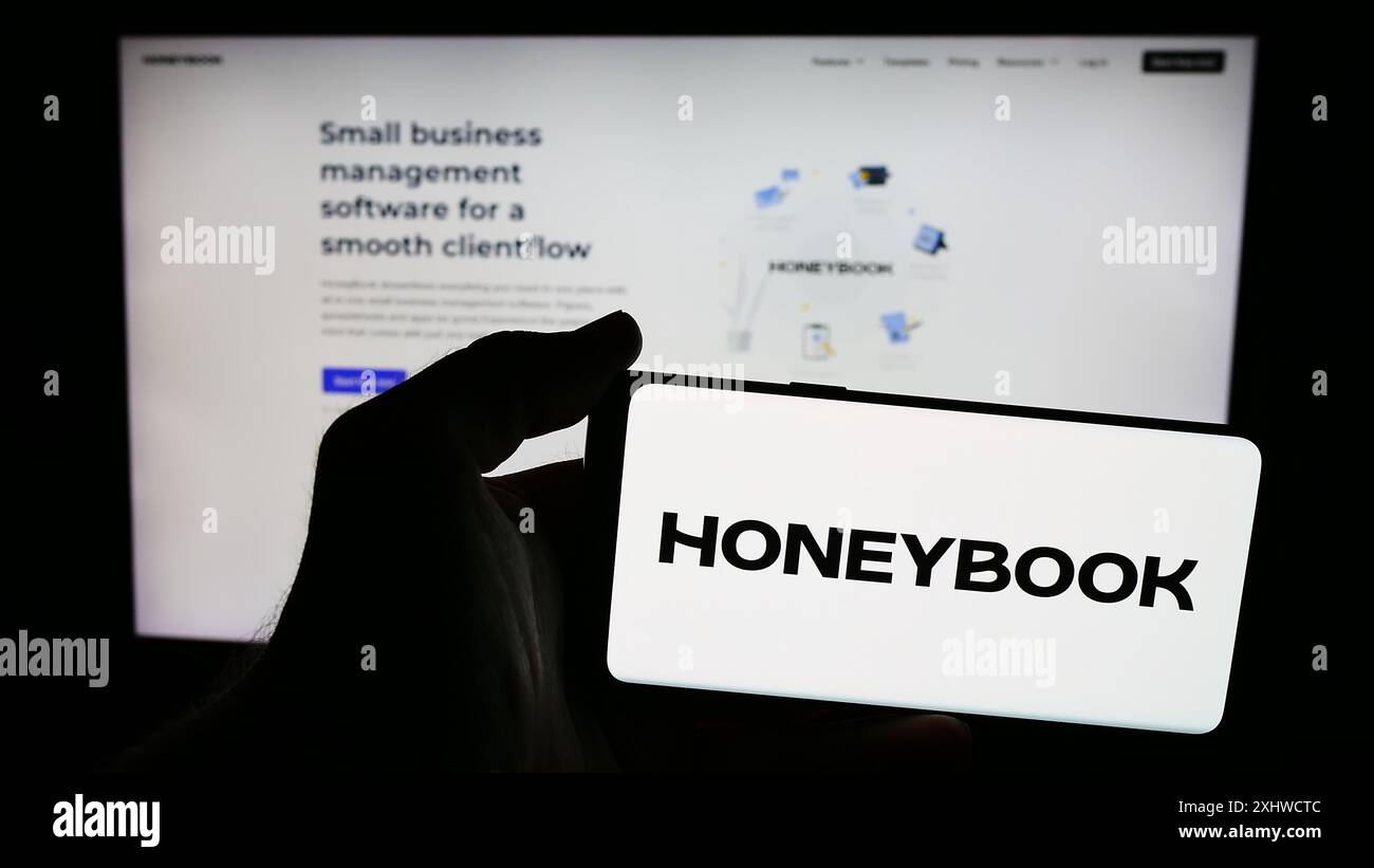 Honeybook logo hi-res stock photography and images - Alamy