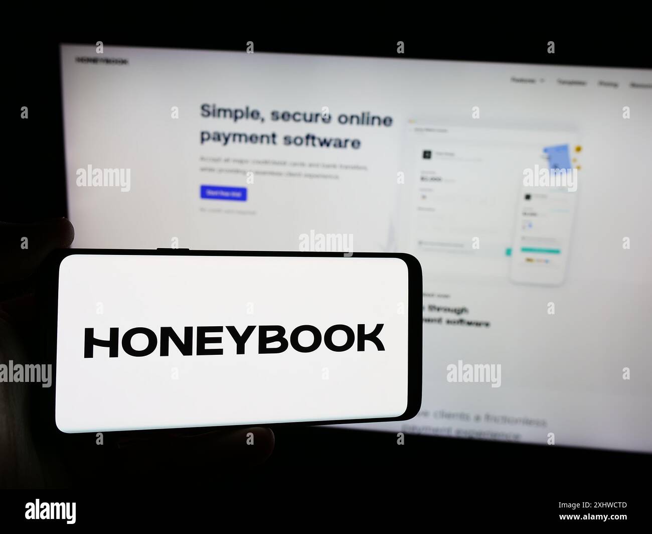 Honeybook logo hi-res stock photography and images - Alamy