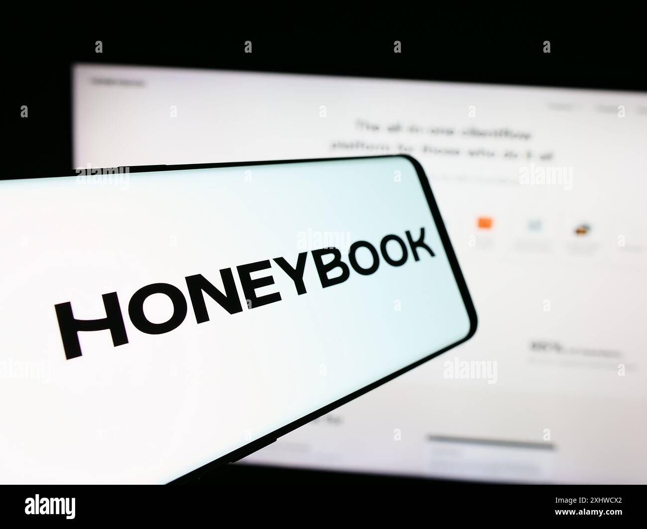 Honeybook logo hi-res stock photography and images - Alamy