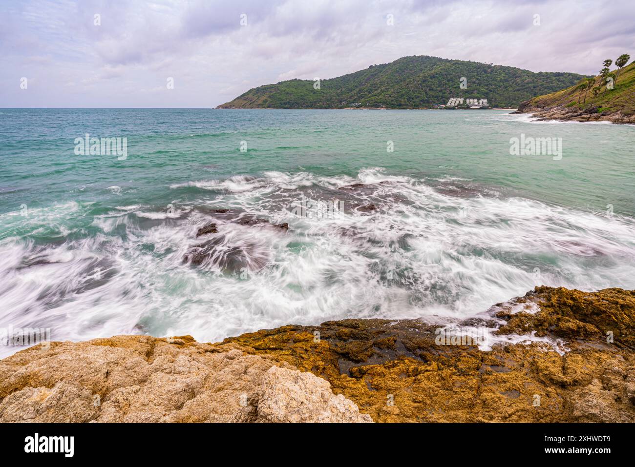 Vibrant sea around island tropical hi-res stock photography and images ...