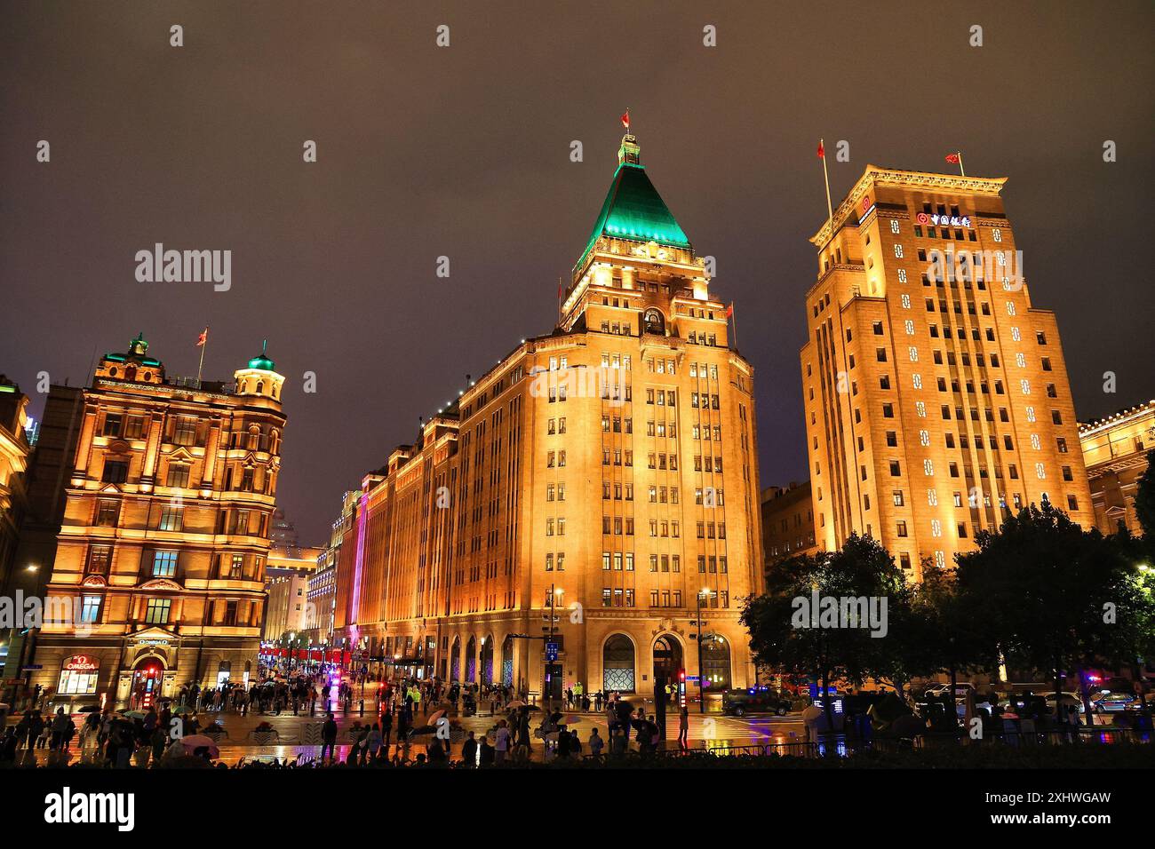 Night sight, high building, Shanghai, river Stock Photo - Alamy