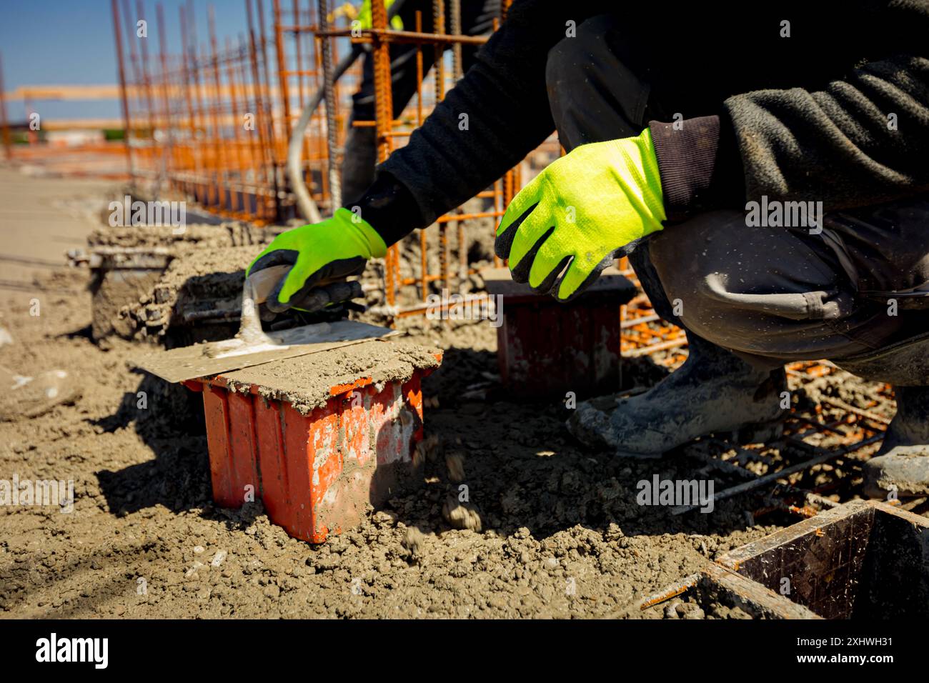 Concrete compressive strength test hi-res stock photography and images ...