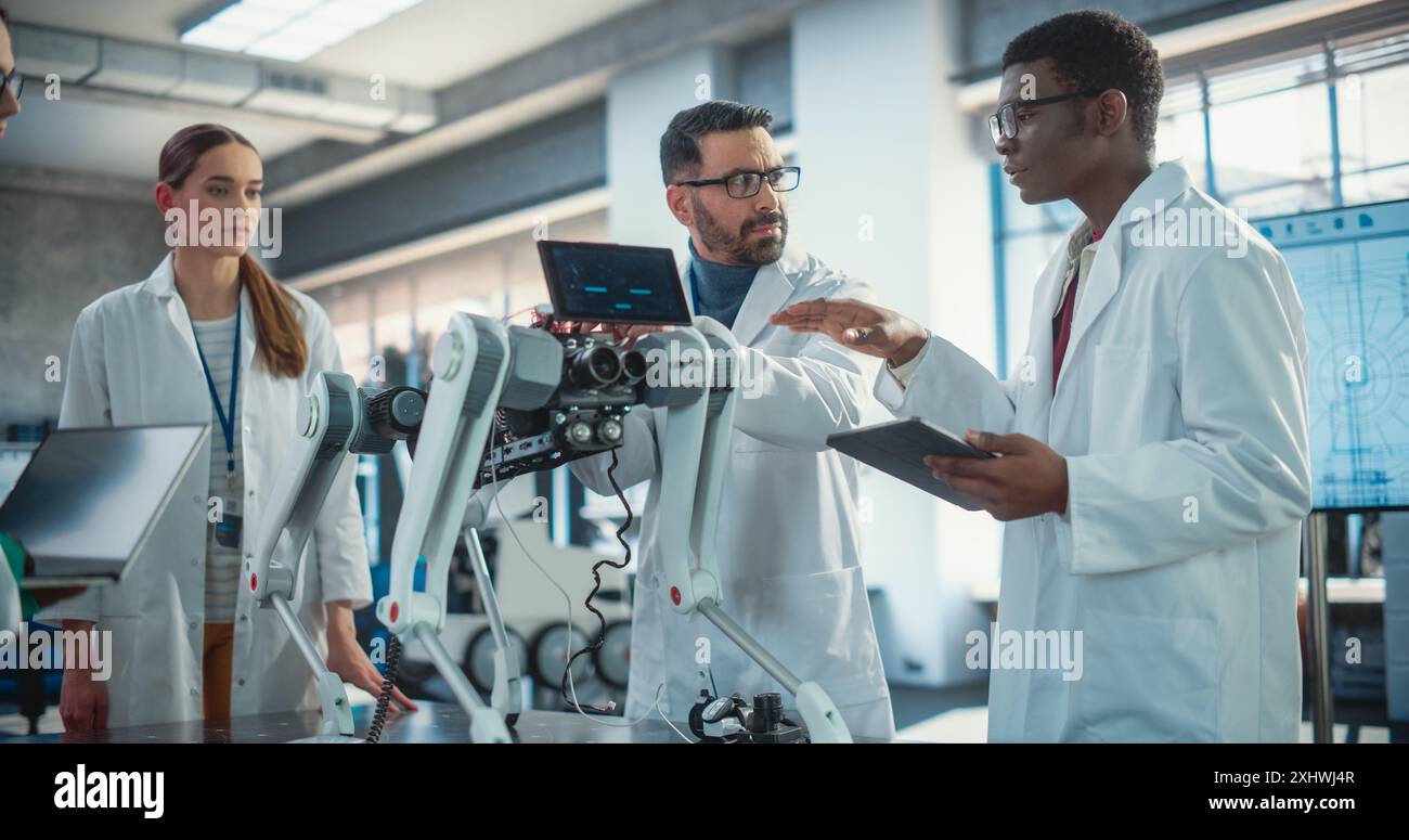 Supervisor team working digital manufacturing hi-res stock photography ...