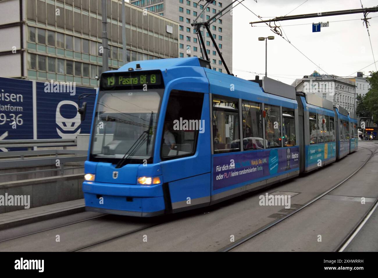 Öffentlicher Personennahverkehr - ÖPNV. München MVV - MVG Tram am ...