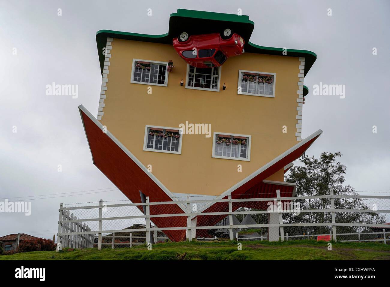 A Weird upside down house in Colombia. Bizarre wooden home. Funny ...