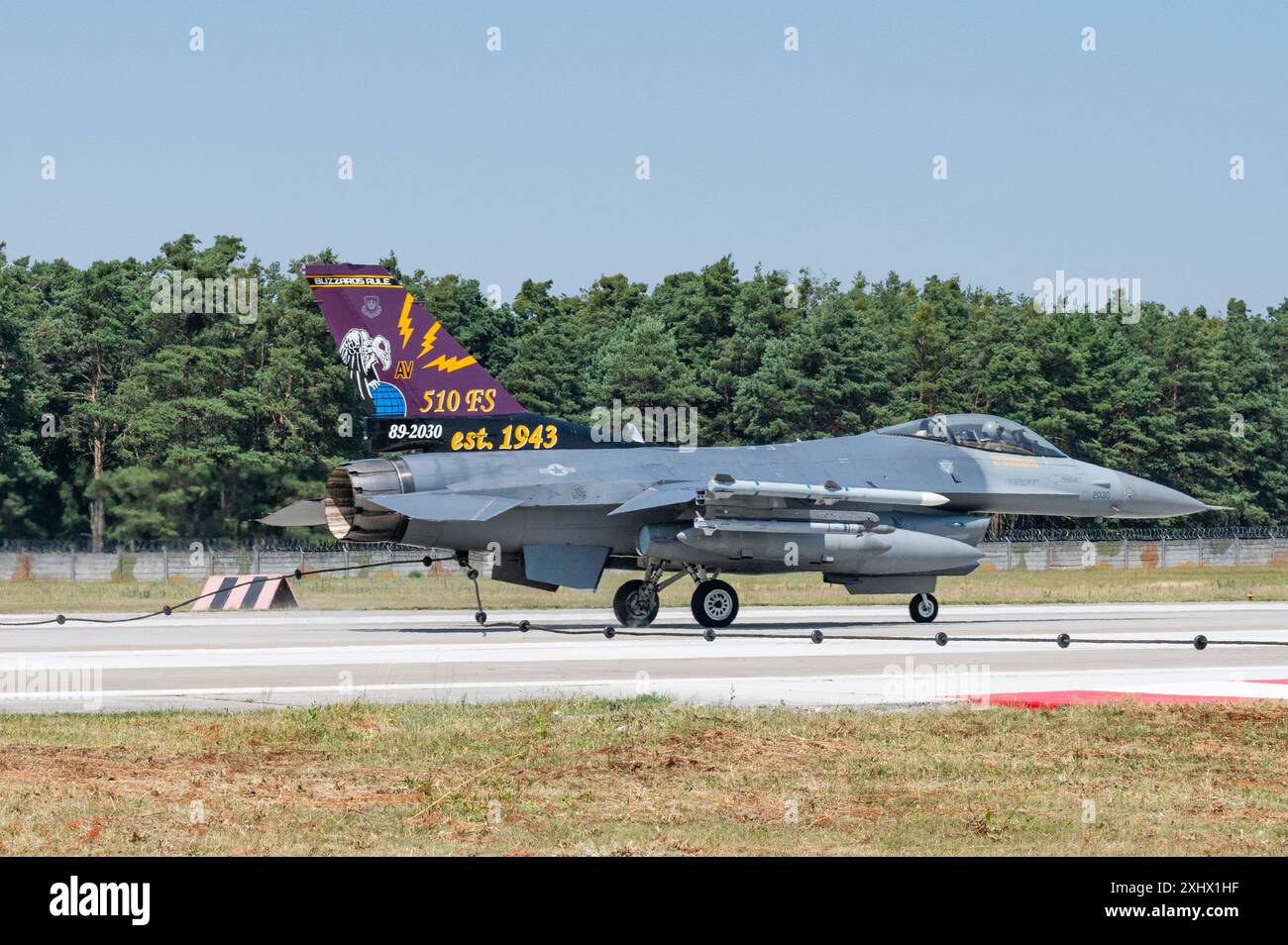 A U.S. Air Force F-16 Fighting Falcon, assigned to the 31st Fighter ...