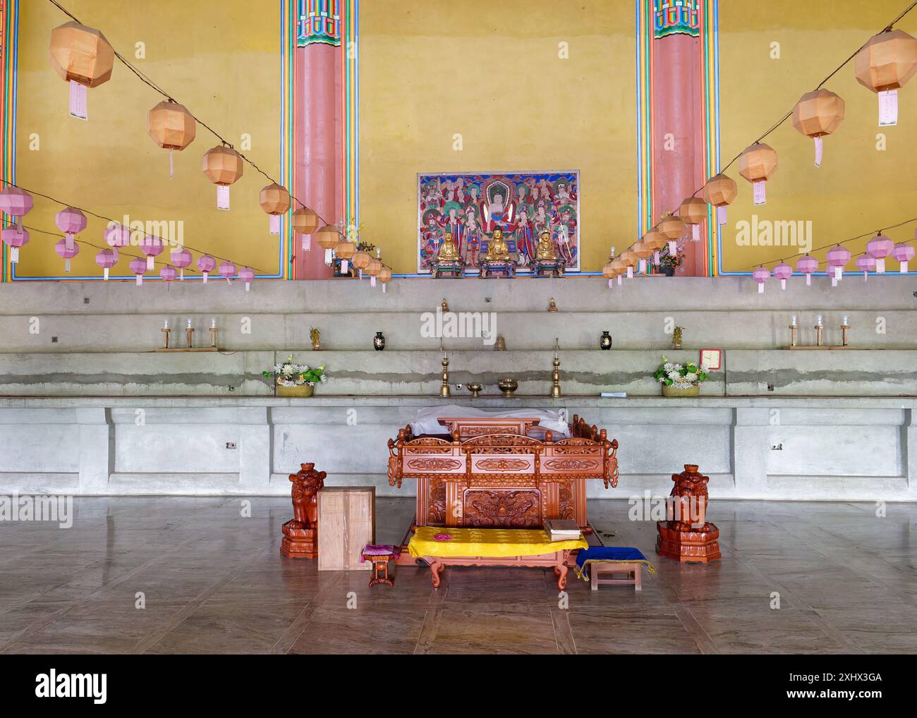 Korean altar hi-res stock photography and images - Alamy