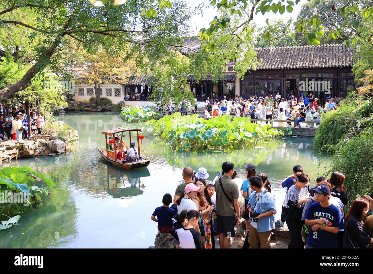Suchow traditional garden, Zhejiang, Chinese architecture Stock Photo ...