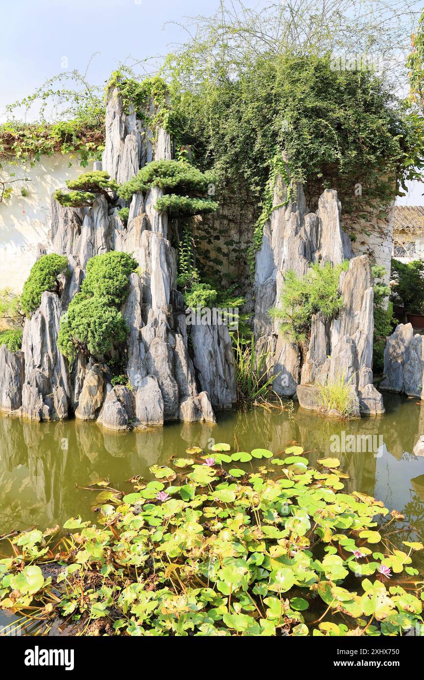 Suchow traditional garden, Zhejiang, Chinese architecture Stock Photo ...
