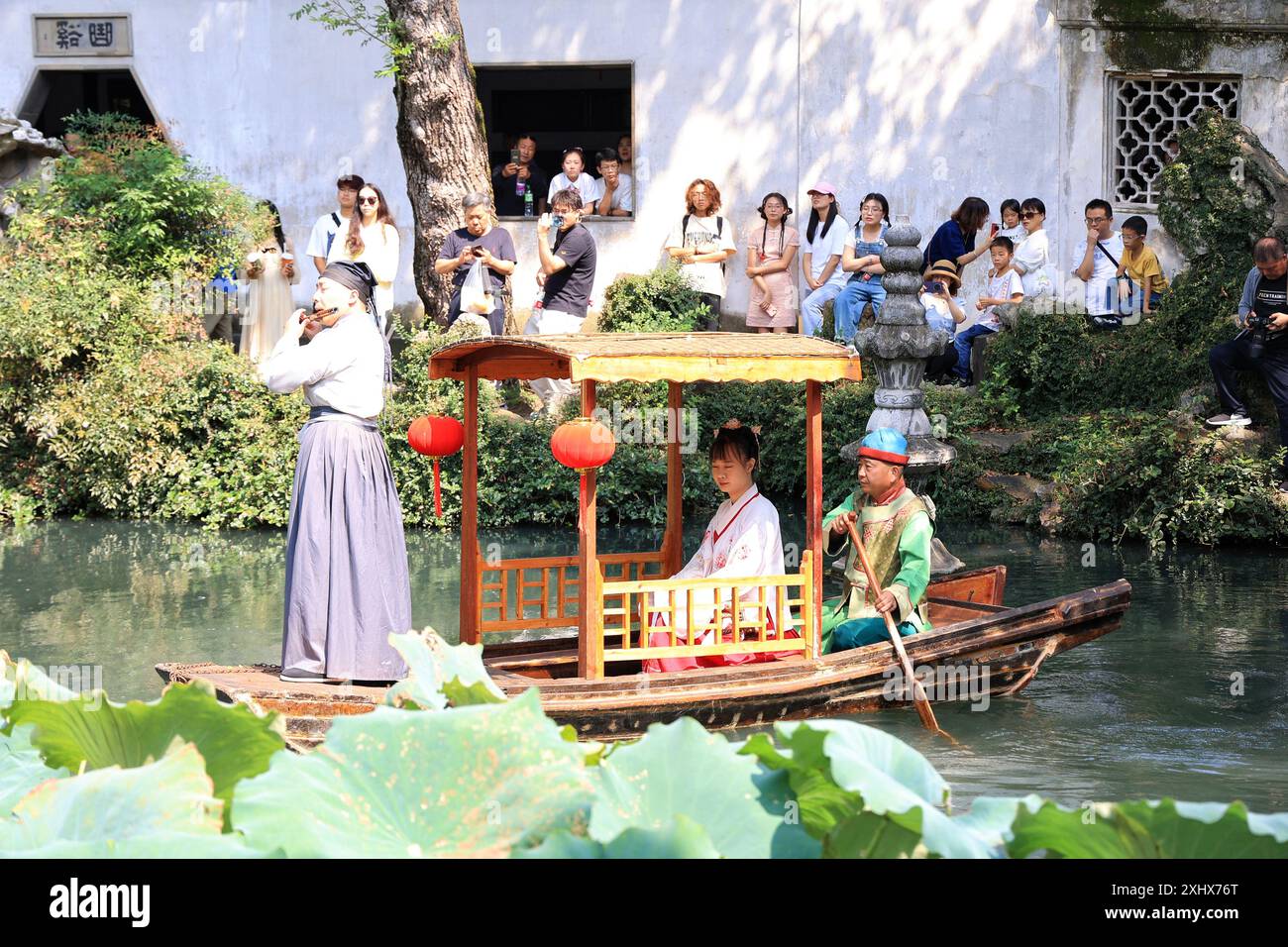 Suchow traditional garden, Zhejiang, Chinese architecture Stock Photo ...