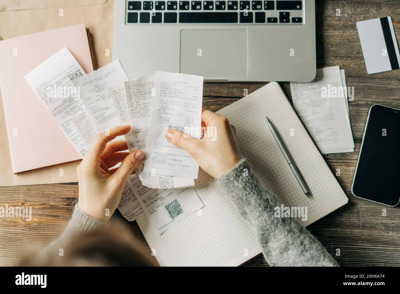 Electronic devices desktop computer hi-res stock photography and images ...