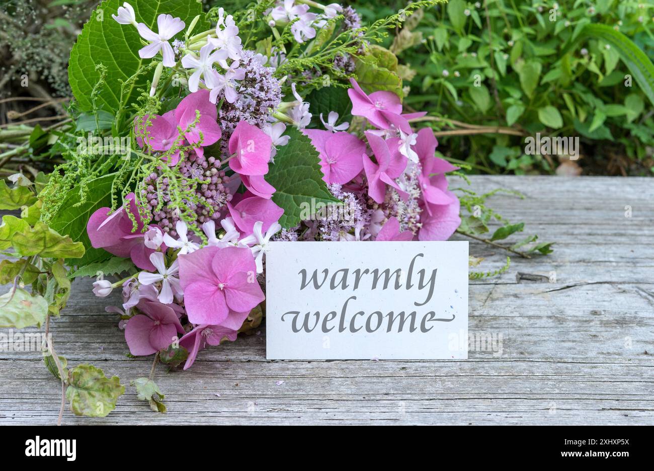 Welcome card bouquet flowers hi-res stock photography and images - Alamy
