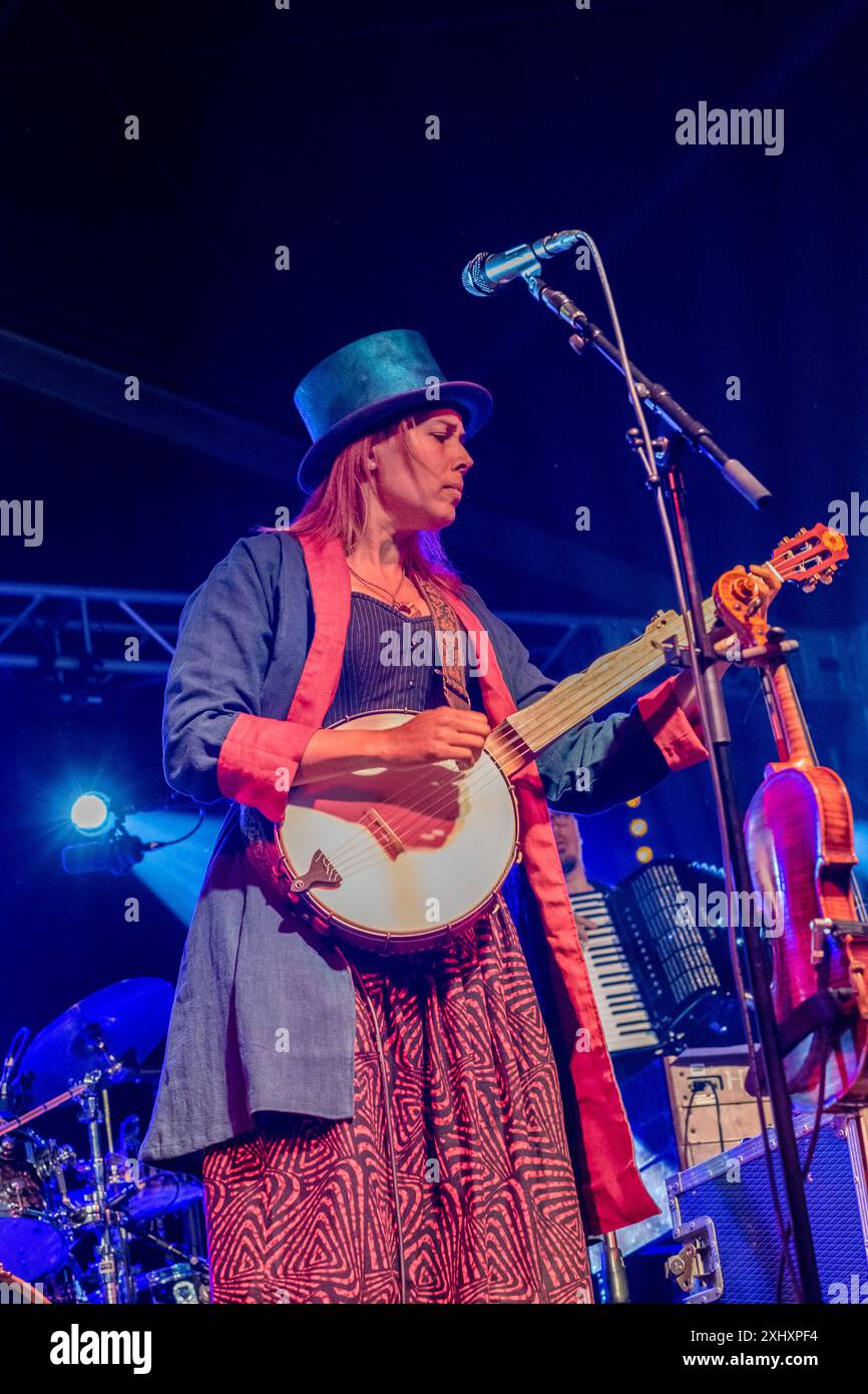 Grammy award and Pulitzer prize winner American singer-songwriter ...