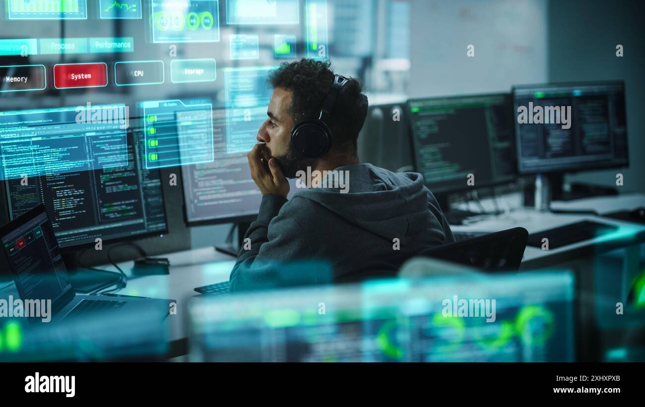 Back of heads computer screen hi-res stock photography and images - Alamy