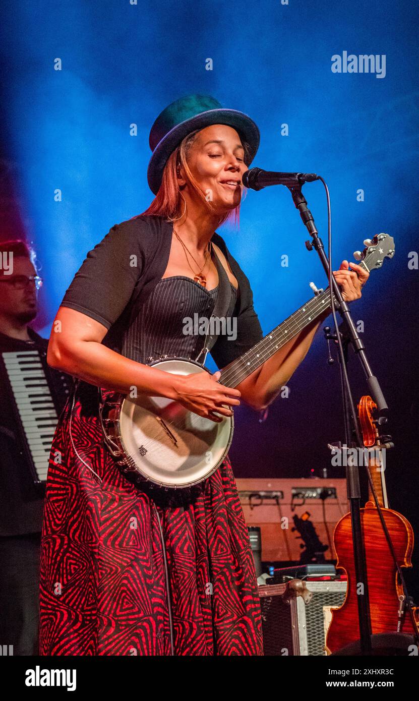 Grammy award and Pulitzer prize winner American singer-songwriter ...