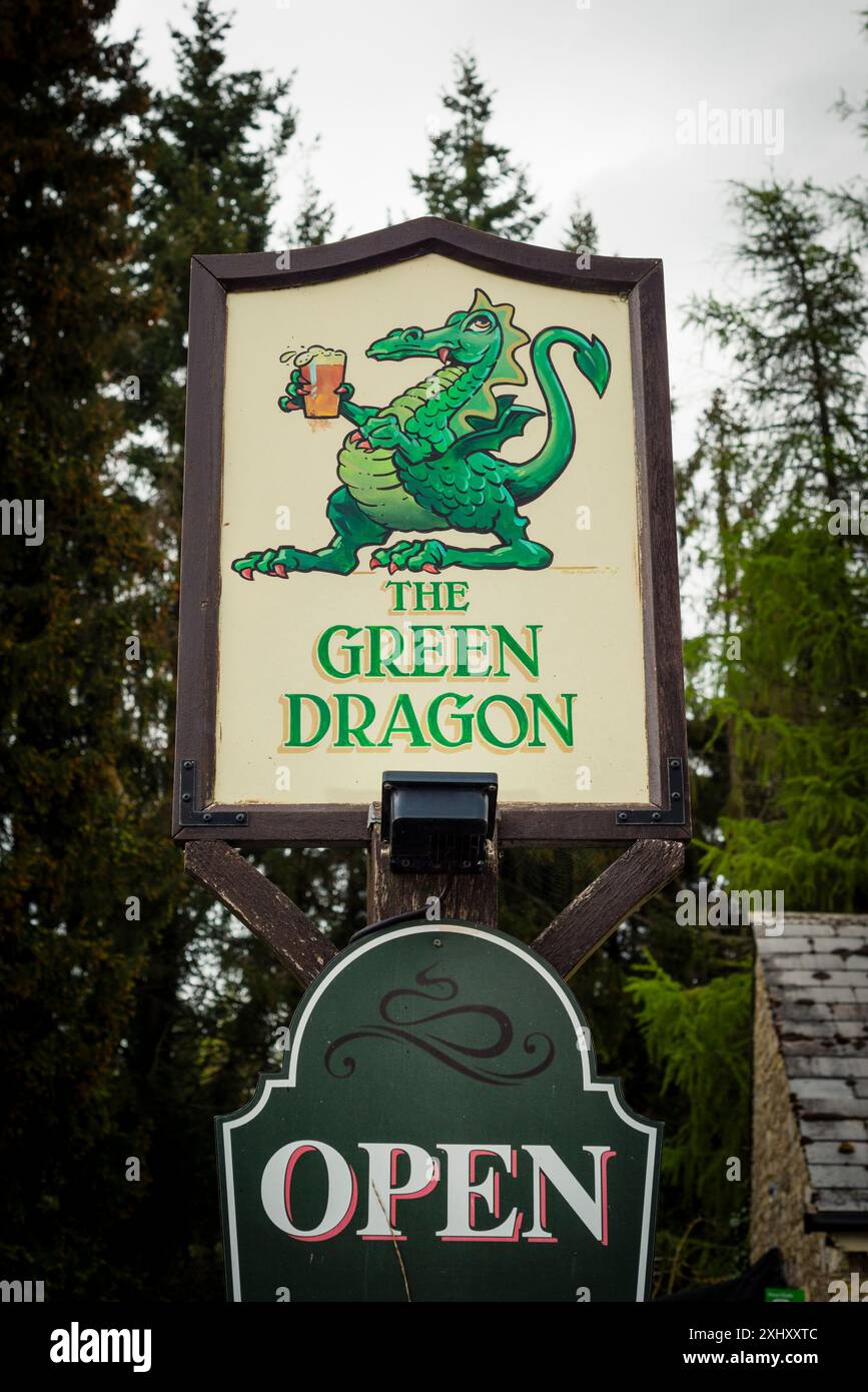 The green dragon public house hi-res stock photography and images - Alamy