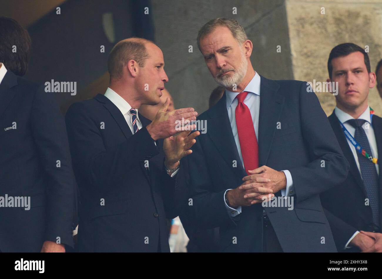 Felipe VI. König von Spanien talks to William, Prinz von Wales, Prince ...