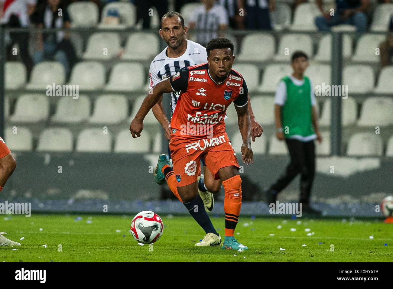LIMA, PERU - JANUARY 28: Johan Madrid of Cesar Vallejo during Liga 1 ...