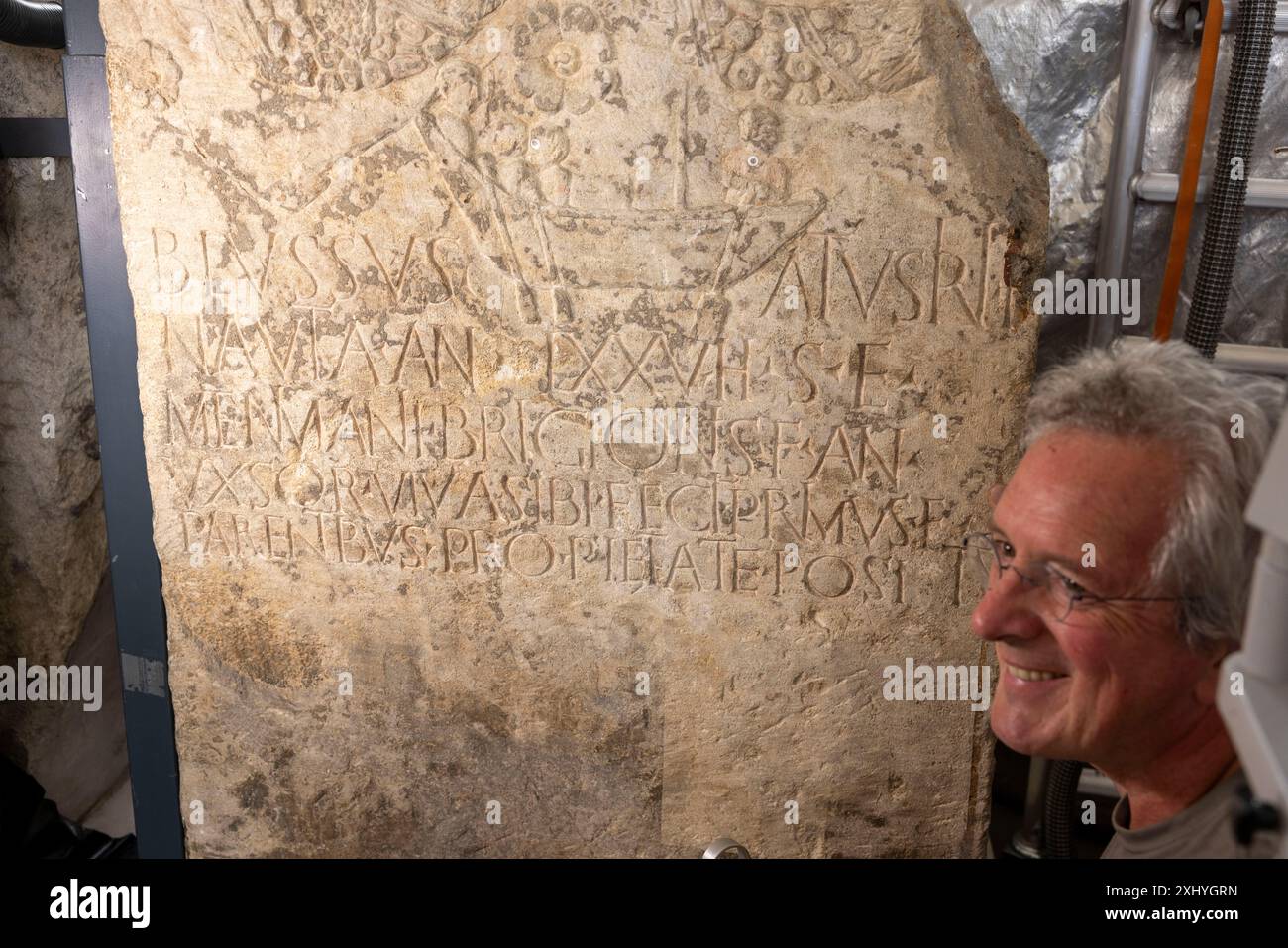 Blussus stone hi-res stock photography and images - Alamy