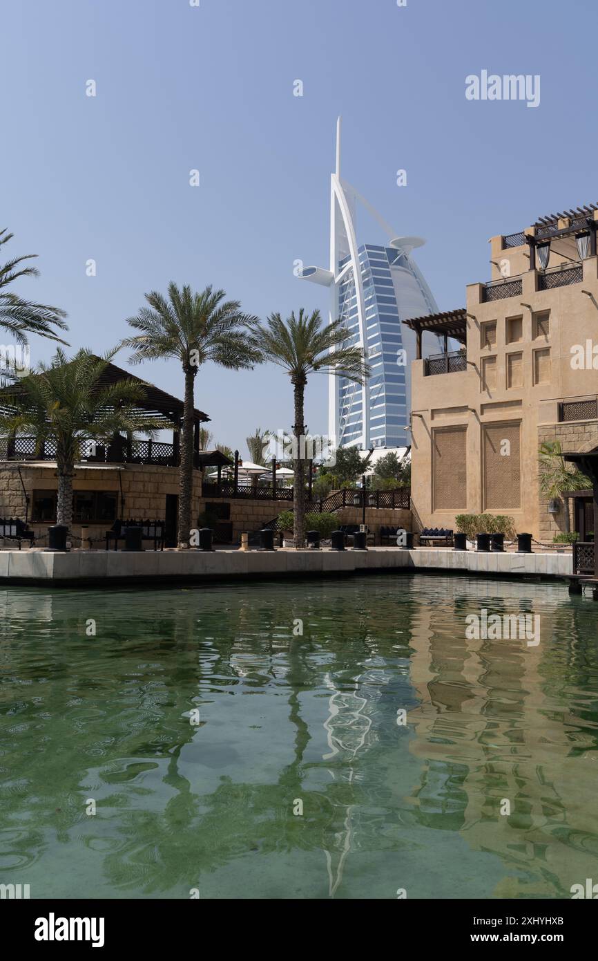 Iconic landmarks uae hi-res stock photography and images - Alamy