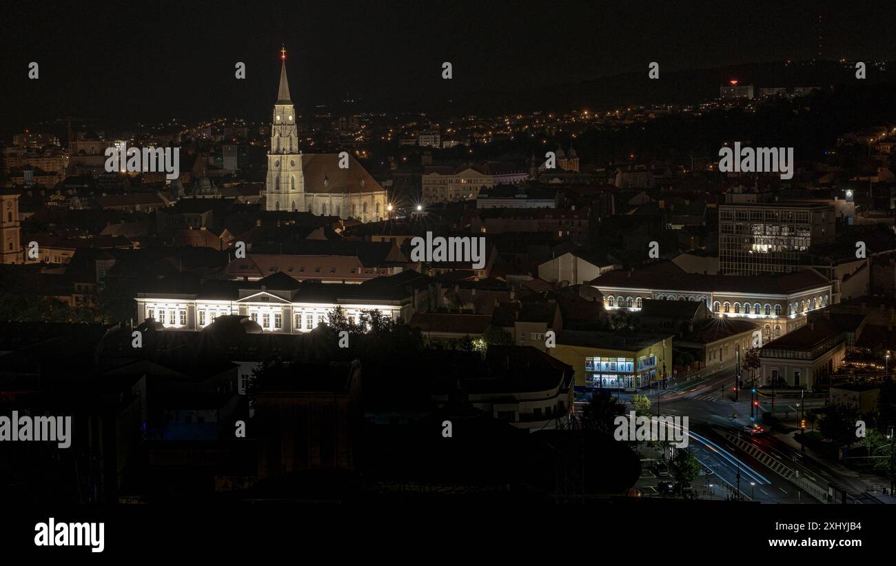 A walk in the middle of the night in the city of Cluj-Napoca at night ...