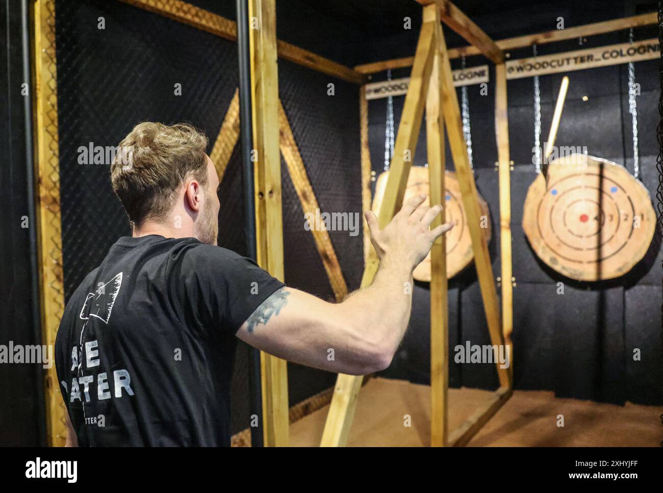 Cologne, Germany. 16th July, 2024. Axa Master" Aron Lack throws an axe ...