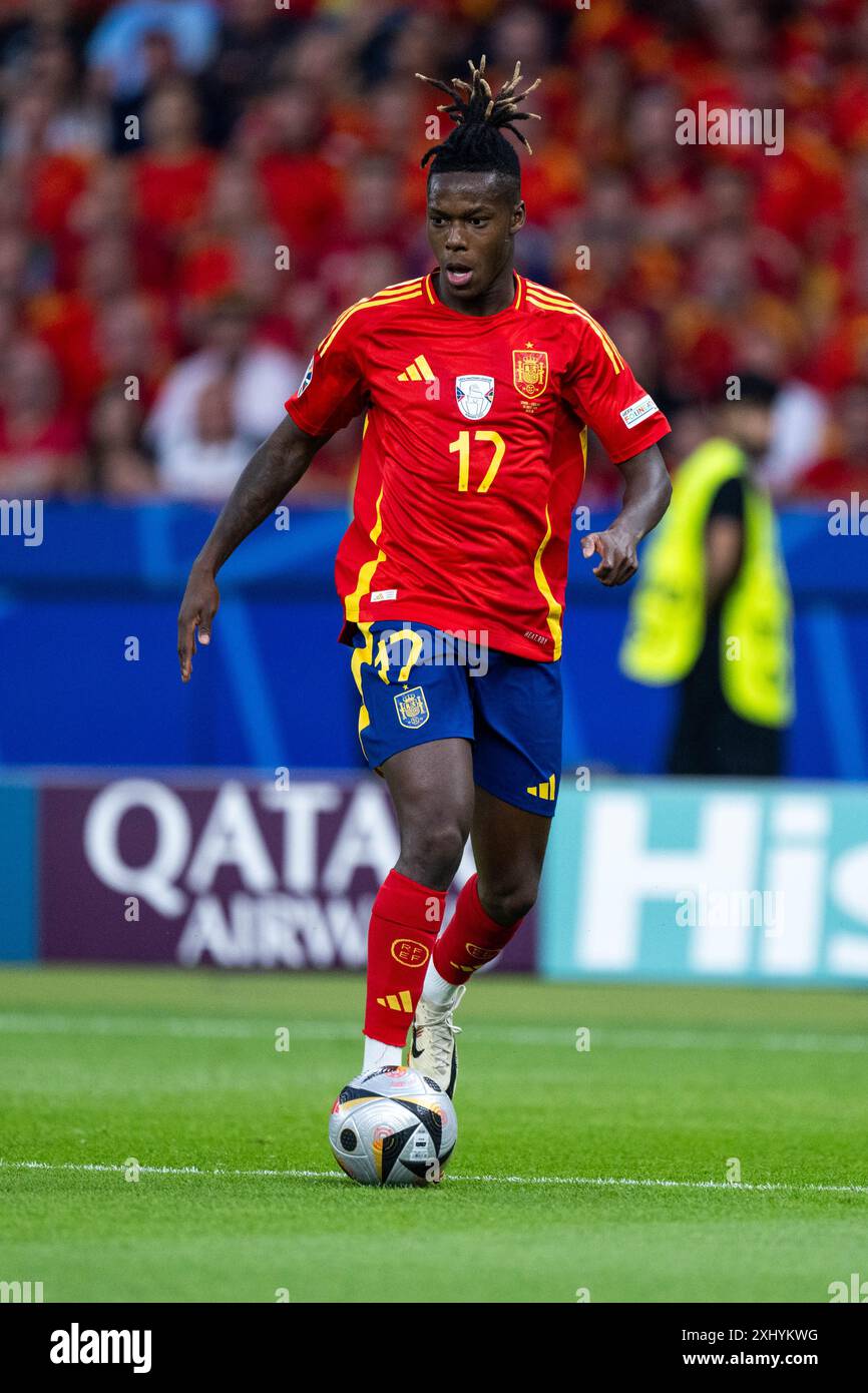 Nicholas Nico Williams Jr (Spanien, #17) am Ball, GER, Spain (ESP) vs ...