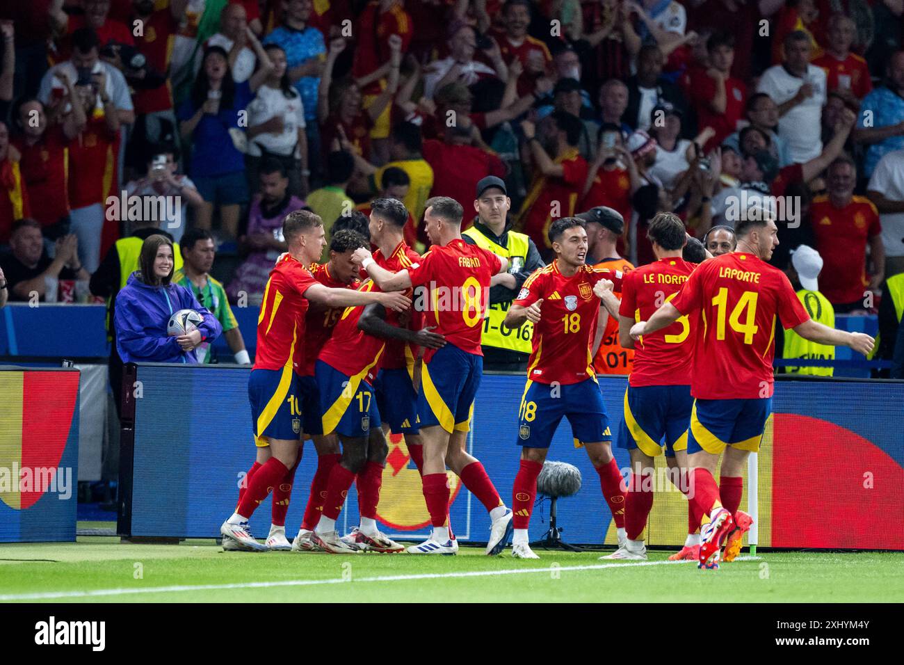 Daniel Olmo (Spanien, #10), Nicholas Williams Jr (Spanien, #17), Fabian ...