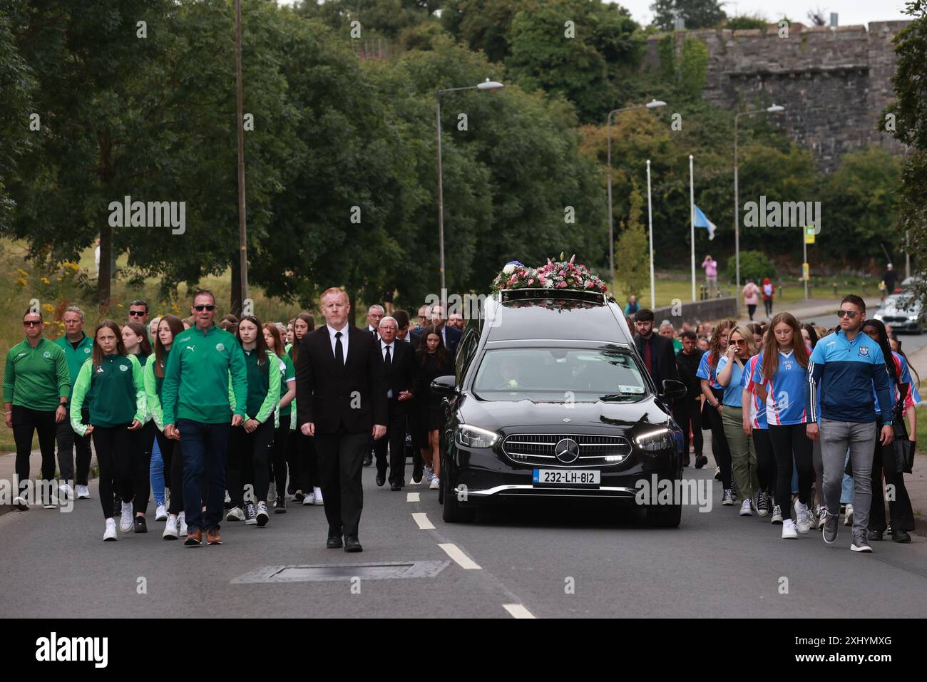 Young girls from Newtown Blues Ladies GFC (right) and Tremonfeckin ...