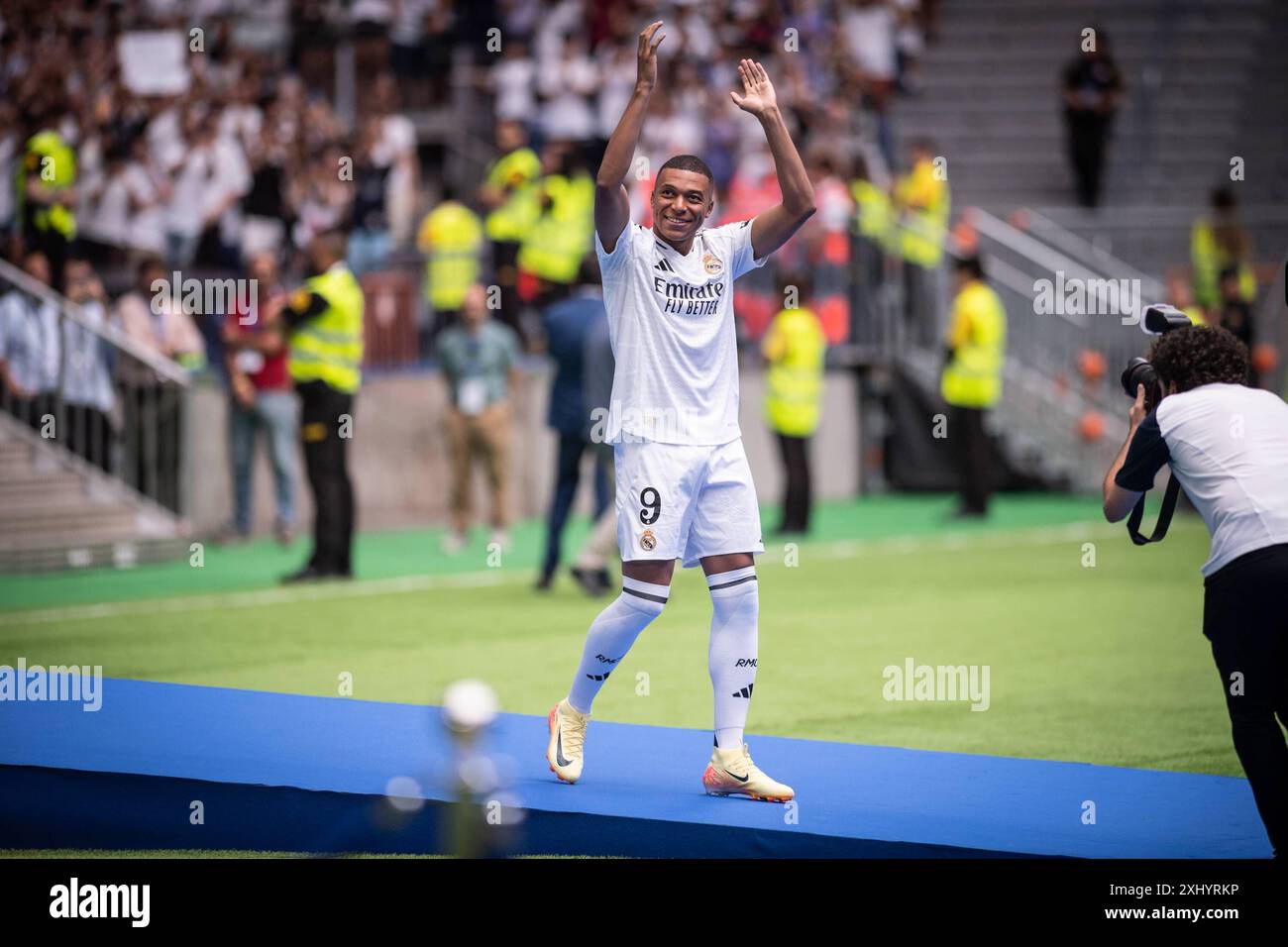 Kylian mbappe real madrid presentation hi-res stock photography and images - Alamy