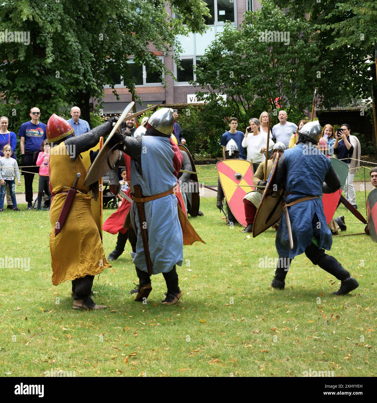 Medieval men at arms and knights, re-enactment Stock Photo - Alamy