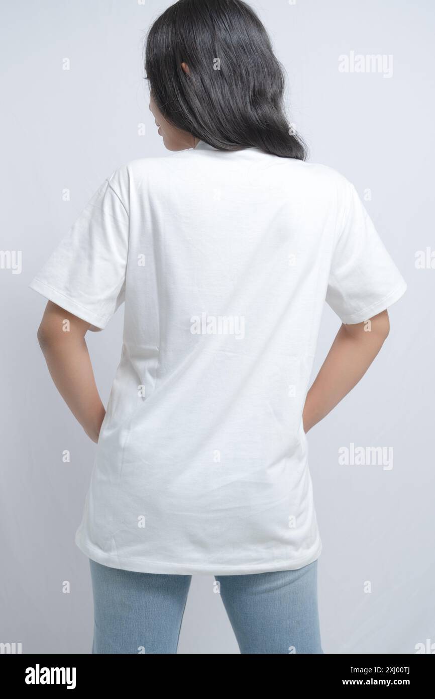 Woman facing backwards hi-res stock photography and images - Alamy